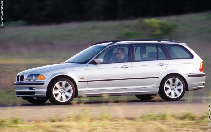 323i E46 Touring (2000) - Voiture de série - Fonds d'écran - BMWorld.fr - Le monde des BMW