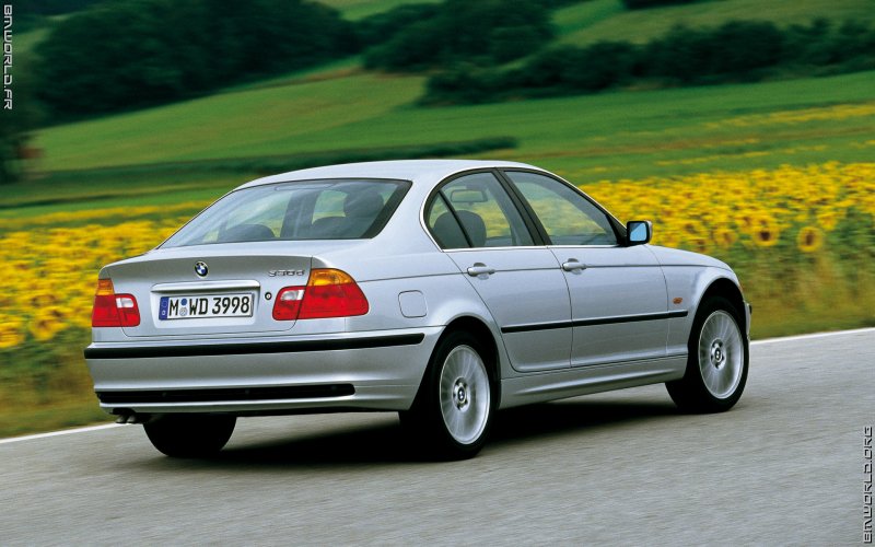 330d E46 Berline (1999) - Voiture de série - Fonds d'écran - BMWorld.fr - Le monde des BMW