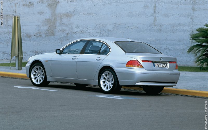 745i E65 (2001) - Voiture de série - Fonds d'écran - BMWorld.fr - Le monde des BMW