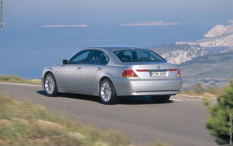745i E65 (2001) - Voiture de série - Fonds d'écran - BMWorld.fr - Le monde des BMW